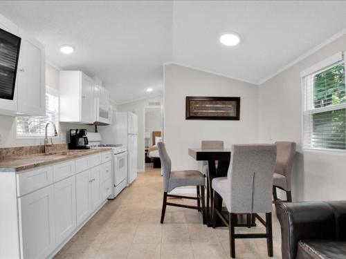 Lovely 2br Model Home In The Smokies - Pigeon Forge, TN