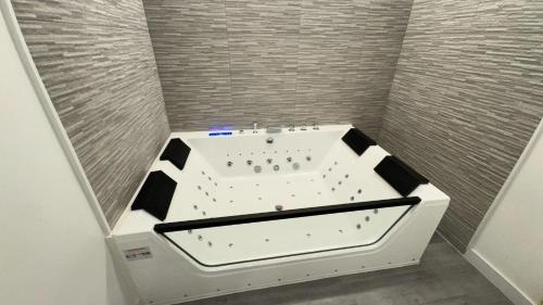 Jacuzzi Rooms Puente De Vallecas Habitaciones Con Y Sin Jacuzzi - Madrid