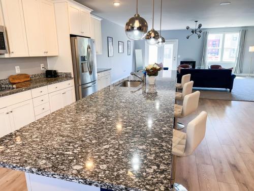 Luxury Home At One Loudoun - Great Falls, VA