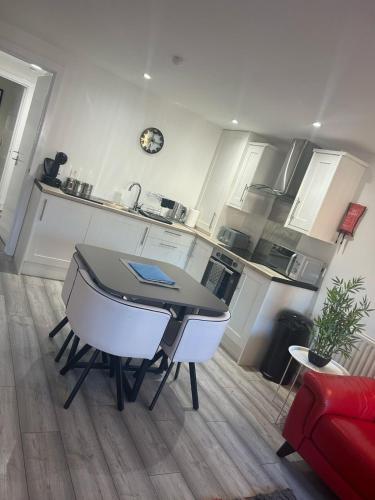 4 Star Rating 2 Bed Newly Renovated City Apartment With Free Parking - Belfast