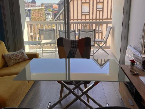 Agreable 2 Pieces Avec Balcon Et Parking A Villers-sur-mer - Fr-1-712-90 - Blonville-sur-Mer