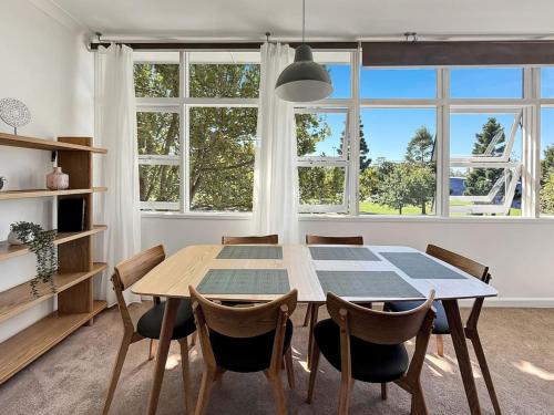 Serviced Luxury Condo, Parkside, Moments To Metro With Parking - North Sydney