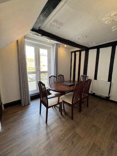 Rustic Elegance Town Centre Flat - Ipswich, UK