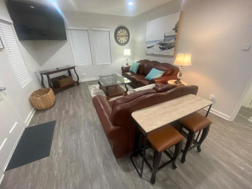 Bonvoyage-sleep&sail Overnight Stays-sleeps 6-8 - Carson, CA