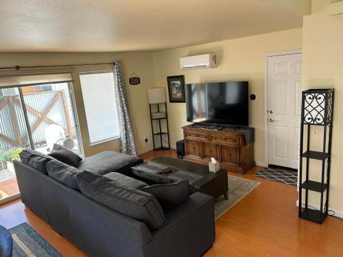 Garys Place - Sebastopol, CA