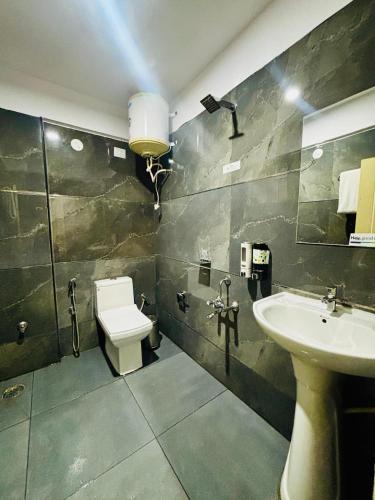 Suite Rooms Opppsite Manipal Hospital Hal - Bangalore