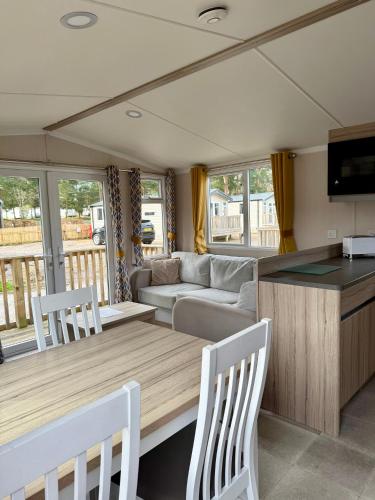 The Trout Van - Beautiful, Luxury Static Caravan - Aberdeenshire