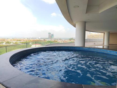 Spacious 1bedroom # 118 @ Island Plaza - George Town