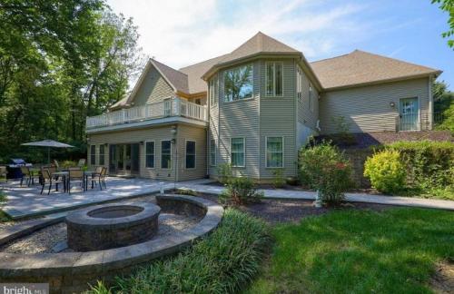 Riverfront Villa- Sleeps 11 - Lancaster, PA