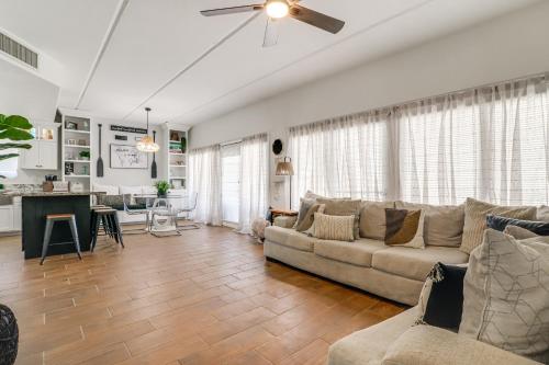 Tuluminati Lux South Padre Condo W/ Pool! - South Padre Island