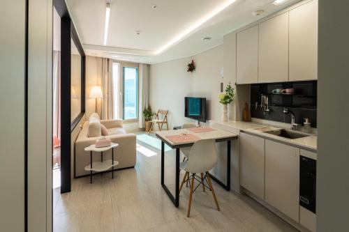 L'eau House - Busan