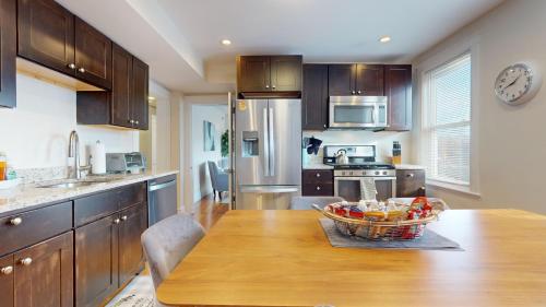 Spacious 5br W Ac, Near Harvard & Davis Sq - Somerville, MA