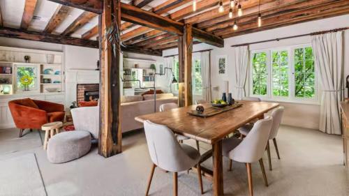 Frogwell Hollow Immerse Into An Idyllic Fairytale - Stirling SA, Australia