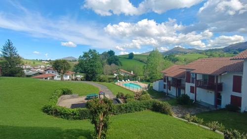 Adour Piscine Vue Montagnes - Souraïde