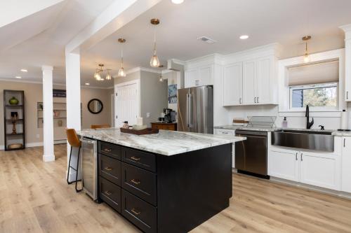 Lakefront Luxury At Stony Pointe - Saratoga Springs, NY