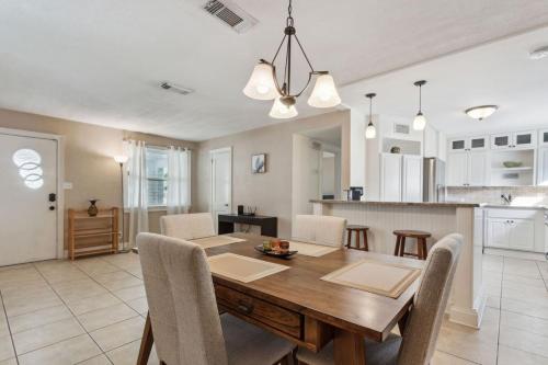 Saltwater Sanctuary For 6 1pup - Jacksonville Beach, FL