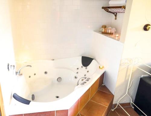 Stayau Bayview Candlewick Suite Spa In Dandenong - Dandenong Ranges