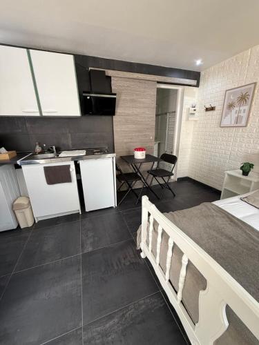 Joli Studio Au Rez De Chaussee - Savigny-lès-Beaune