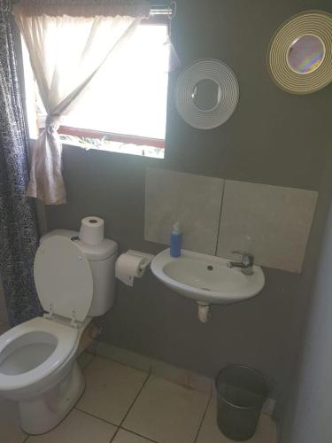 Chalet 5 At Cynthias Country - Hartbeespoort