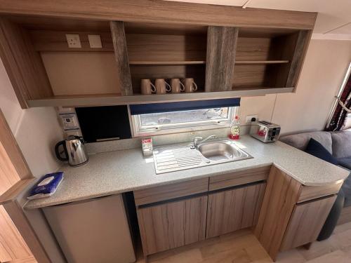 3-bedroom Swift Caravan - Located In Uddingston, Glasgow At Maryville Caravan Site - Glasgow