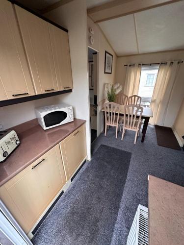 2 Bedroom Caravan Located In Uddingston, Glasgow At Maryville Caravan Site - Glasgow