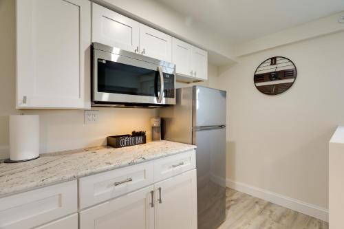 3 Mi To Main Street: Newly Renovated Wareham Apt! - Wareham, MA