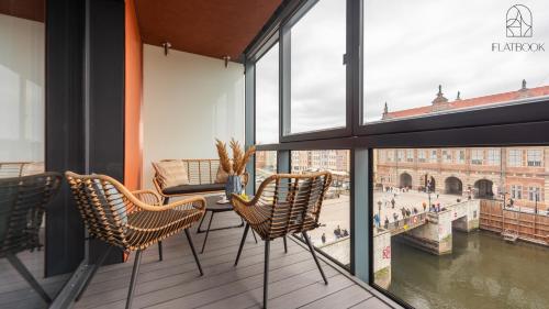 Flatbook - Deo Plaza Premium Riverside Prestige With Parking Included - Danzica