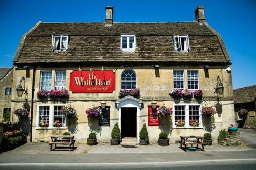 The White Hart - Cotswolds