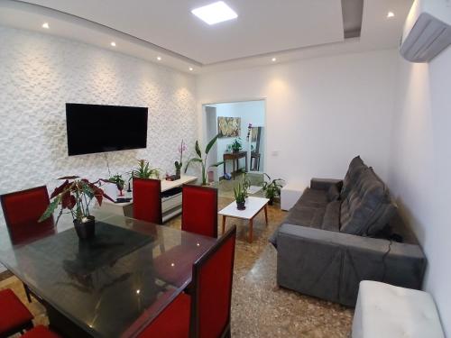 Quarto Em Frente A Praia Com Banheiro Privativo Num Apartamento Compartilhado - Room With Private Ba - Copacabana