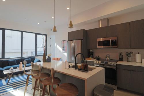 Unit 7 Spacious 3 Bedroom Plus Sofa Bed Sleeps 10 - Washington, D.C.
