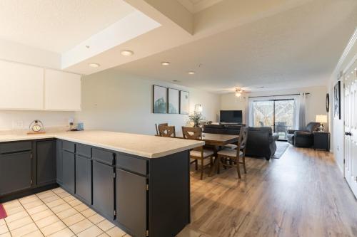 2br Condo Close To The Strip - Stairs Required - 2 Pools - Free Tickets Included - Fhc-3 - Branson, MO