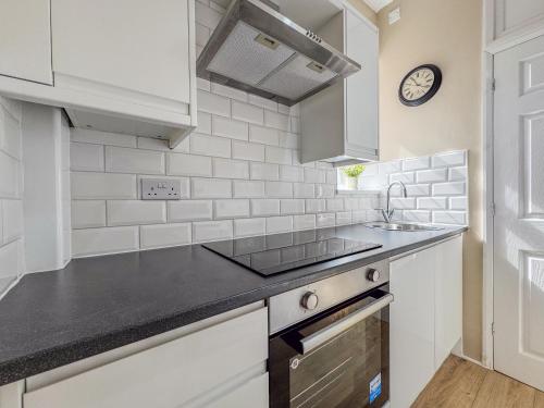 Spacious 1bdr Apartment By Torr Property Group Short Lets & Serviced Accommodation With Free Wifi St - 埃文河畔斯特拉特福