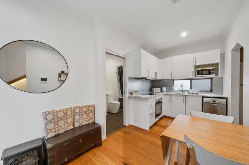 Beach Days & Bondi Ways Getaway On Watson - Sydney