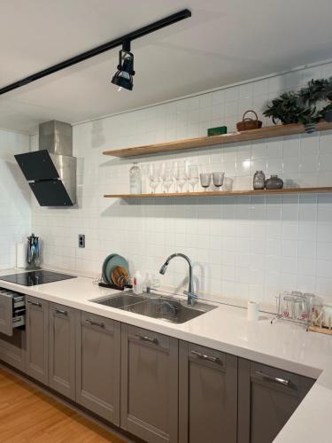 Sogobe Jeju House - 용담2동