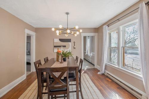 Modern Cozy 2br Near Syracuse University, Destiny Usa, Zoo & Downtown Syracuse - Liverpool