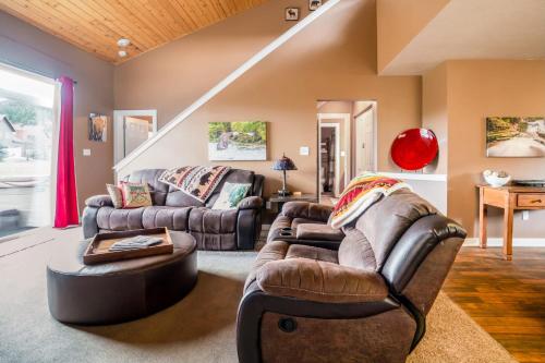 3br Big Sky Getaway With Hot Tub And Mountain Views - Big Sky, MT