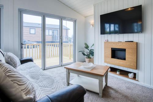 Swallow Lodge - 3 Bedroom Lodge - Wisemans Bridge - Saundersfoot