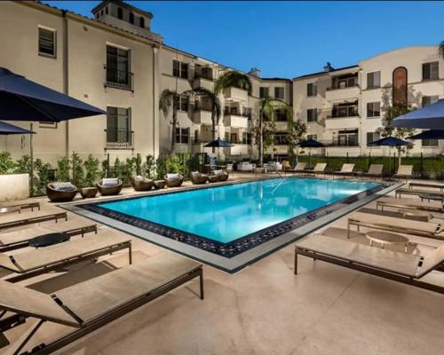 Marina Del Rey 2br - Near Lax, Beach & Dining - Marina del Rey, CA