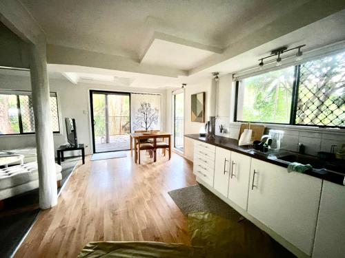 Gin's Rainforest Stay -Pet Friendly - Gold Coast