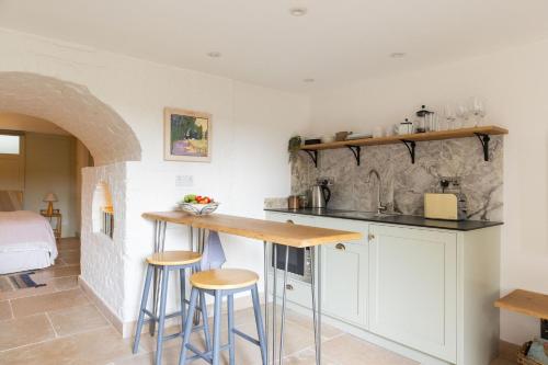 Owh Studio By The Butler Collection - アランデル