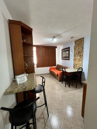 Lindo Apartamento Em Icarai Perto De Tudo. - Niterói