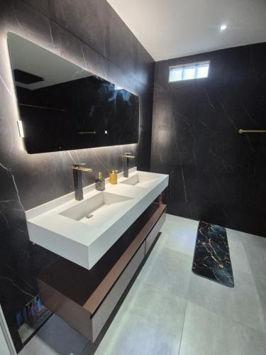 Splendide T2 Meuble A Mtsapere Baobab Vue Sur Mer - Mamoudzou