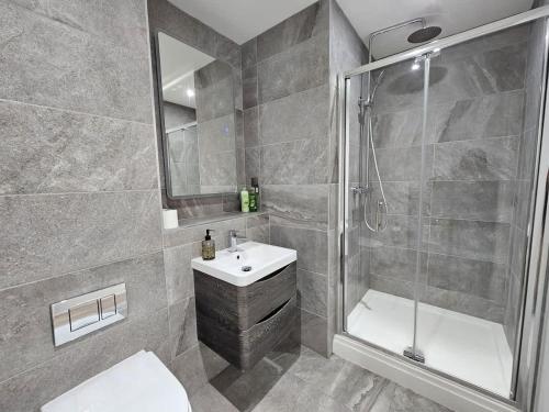 2 Br City Centre Apartment With Terrace - Belfast
