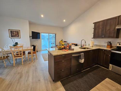 Private Townhomes With Ev Charger And Parking And Free Wi-fi - Wenatchee, WA