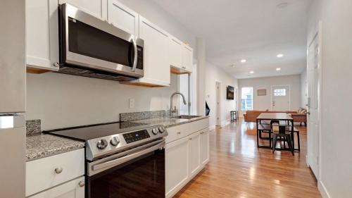 7 Bedroom House! Walk To Niagara Falls! New Whole House - Niagara Falls
