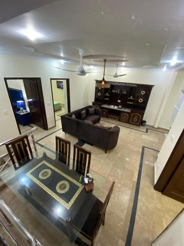 Evergreen Escape - Lahore