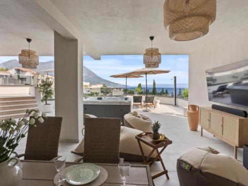 Three-bedroom Penthouse Apartment - Omiš