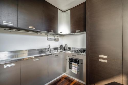 RED LOFTY Milano - Parcheggio privato - 2 fermate da Rho Fiera, MiCo e ...