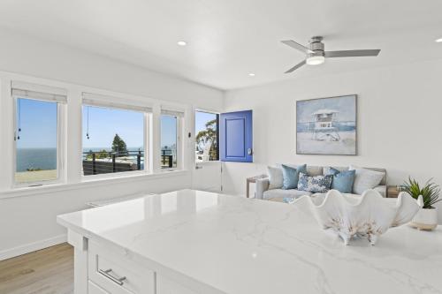 Penthouse Steps From Victoria Beach 180 Degree Ocean Views - Laguna Niguel, CA