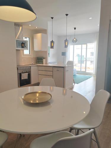 Gaudi Street Apartments - Sitges